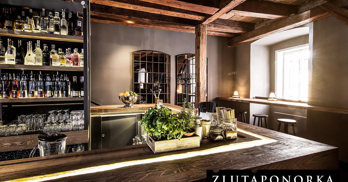 Žlutá ponorka - Poetic Cocktail Bar